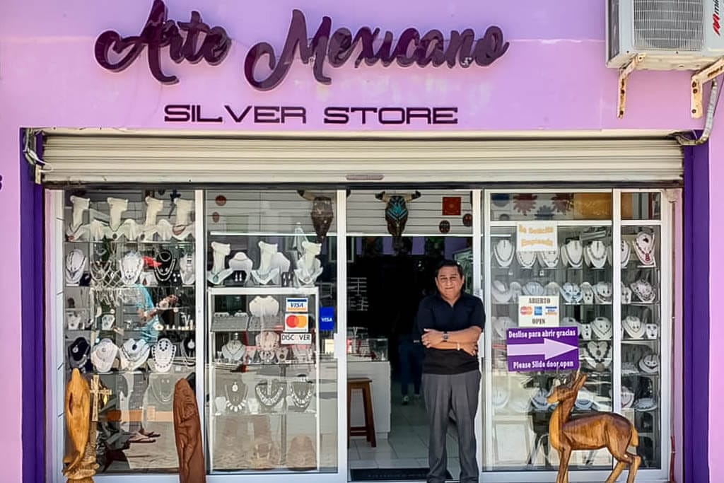 Galeria de Arte Mexicano ~ Isla Mujeres Net